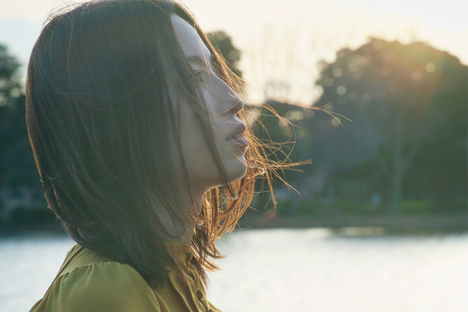 Uru、『マイファミリー』主題歌「それを愛と呼ぶなら」MV公開 | BARKS