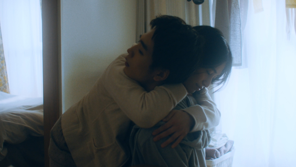 Uru、『マイファミリー』主題歌「それを愛と呼ぶなら」MV公開 | BARKS