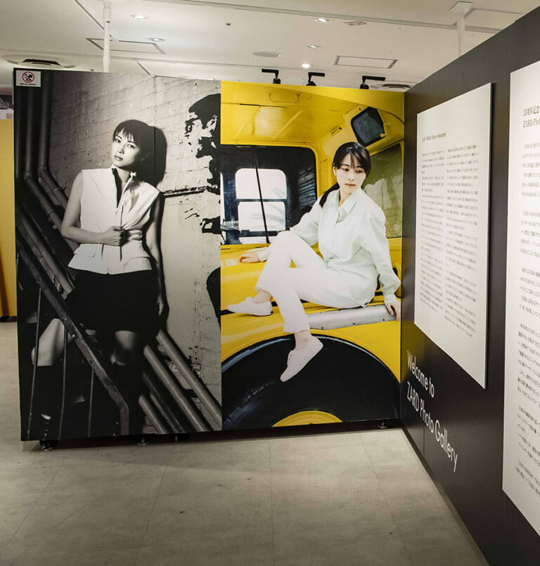 ZARD、デビュー35周年記念写真展に約120点の写真や衣装展示ほか映像上映も | BARKS