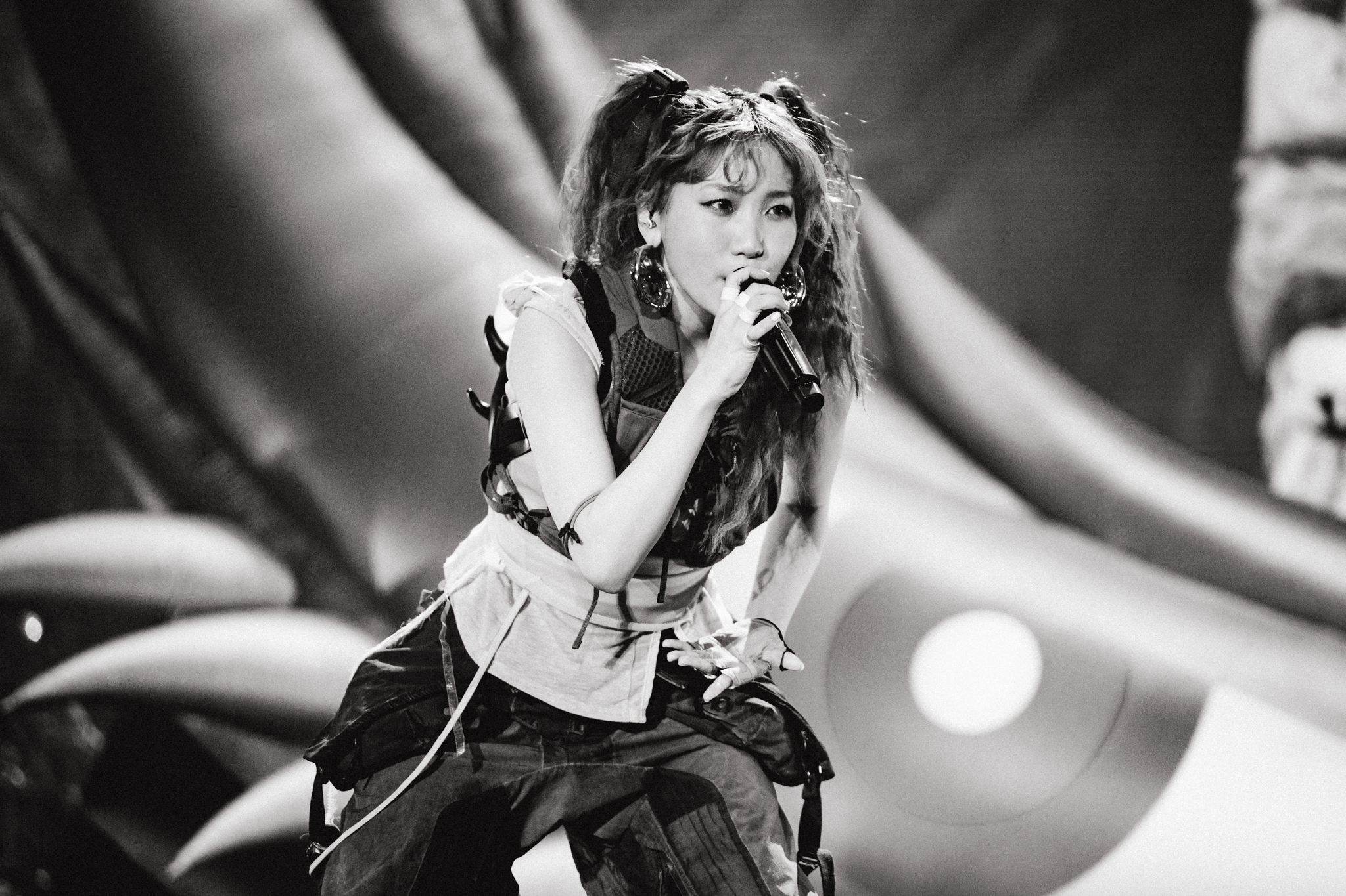 【ライブレポート】YOASOBI、WEMBLEY ARENAの熱狂、ロンドンに鳴り響く「夜に駆ける」J-POP | BARKS