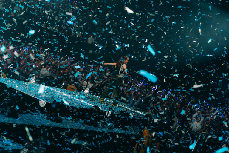 【ライブレポート】YOASOBI、WEMBLEY ARENAの熱狂、ロンドンに鳴り響く「夜に駆ける」J-POP | BARKS