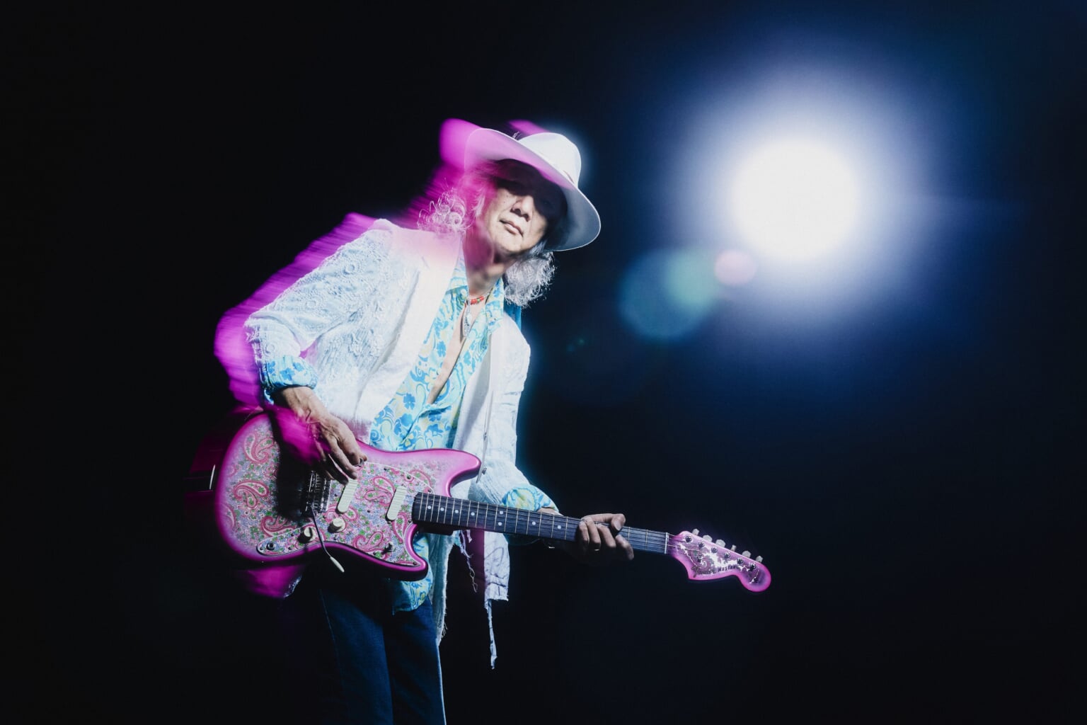 ペイズリー・ムスタングの新Charモデル新登場、「2本目はこれにしたらいいんじゃないかな（笑）」 | BARKS