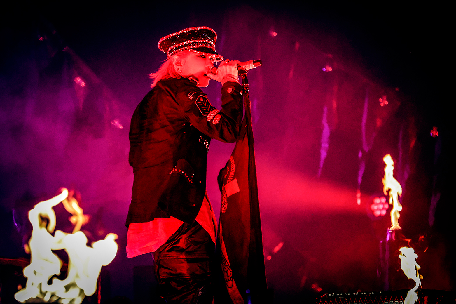 【インタビュー】HYDE、映像作品『HYDE [INSIDE] LIVE 2024 -EXTRA-』と＜LuckyFes＞出演を語る「僕の理想的なライヴにまたひとつ近付いた」 | BARKS