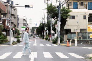 パク・ユチョン、2ndミニアルバム収録曲より「MOON」の爽やかなMV公開 | BARKS