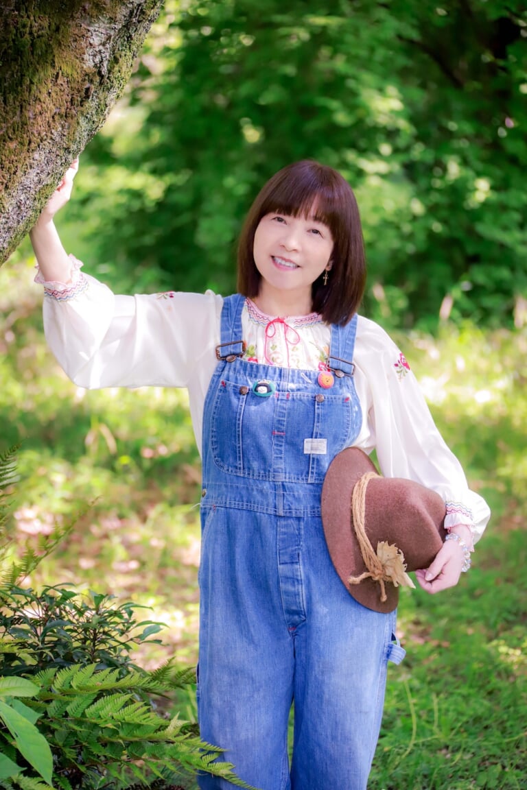 イルカ、戦後80年に命の大切さを語る新曲「あいのたね♥まこう！」リリース決定 | BARKS