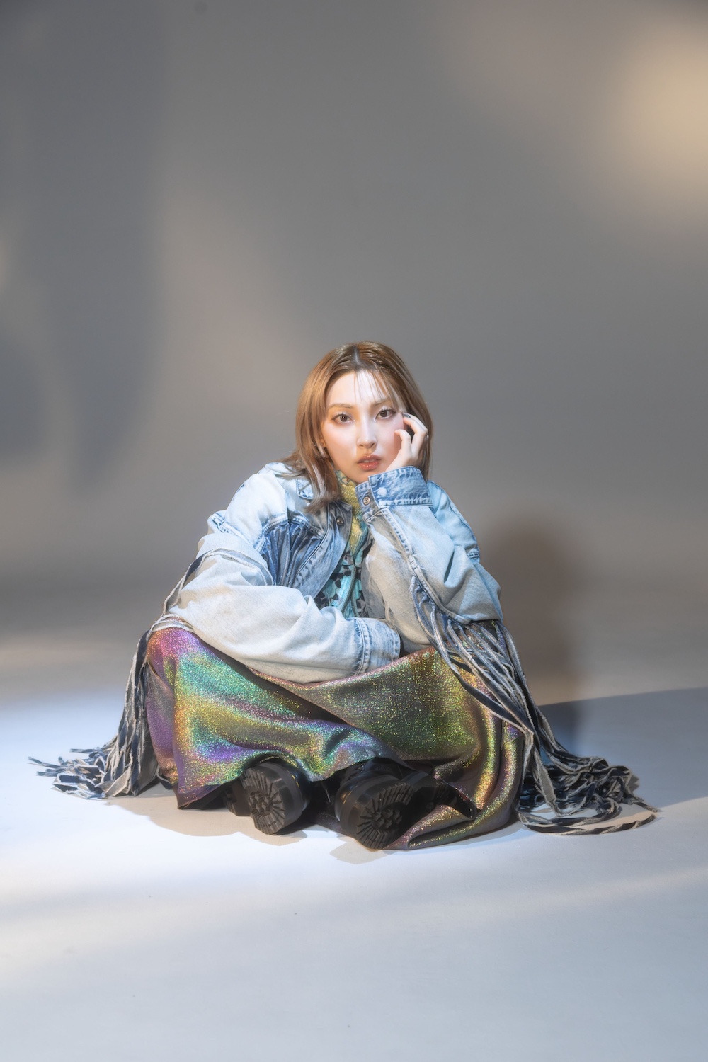 家入レオ、Ryosuke “Dr.R” Sakaiプロデュースの19thシングル「Mirror」リリース決定 | BARKS