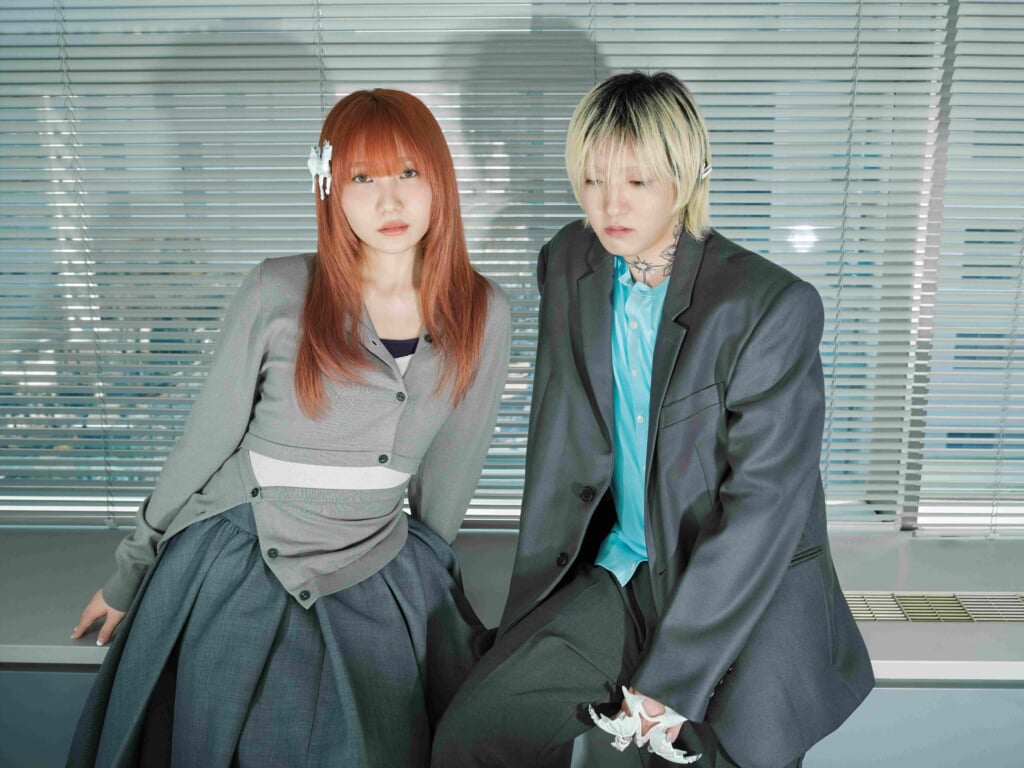 YOASOBI、新曲「Watch me!」配信開始 | BARKS