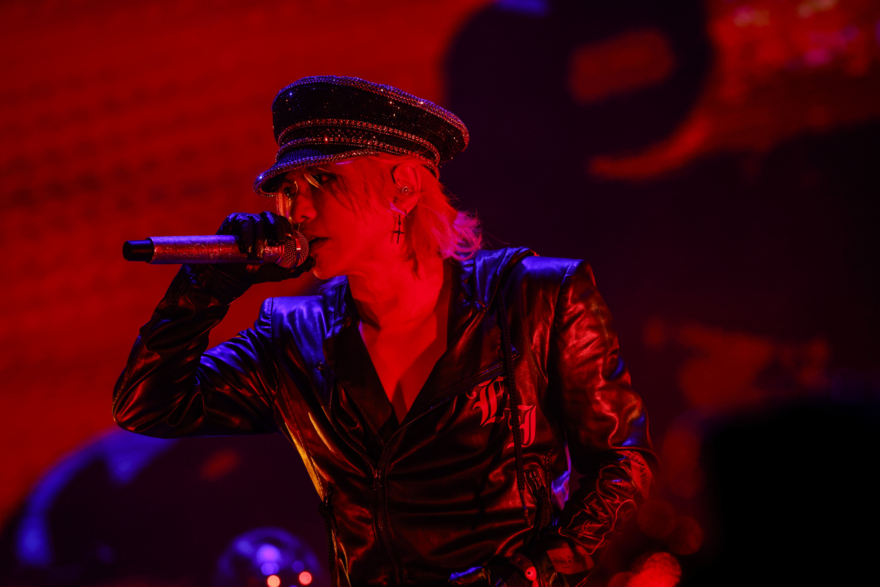 【ライヴレポート】HYDE、大阪・関西万博を制圧「モッシュピットができる万博ライヴは後にも先にもない」 | BARKS